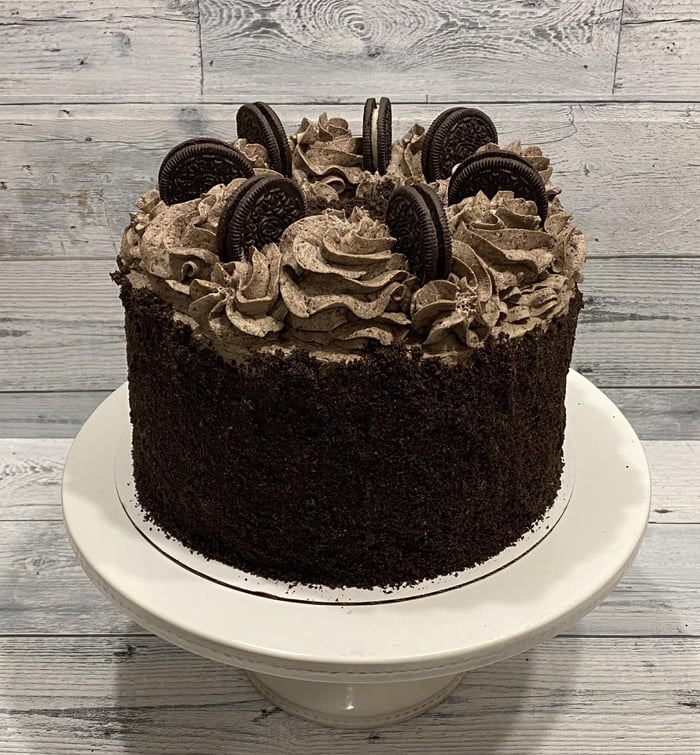 Oreo Cake! 3 layers of moist chocolate cake filled and topped with a ...