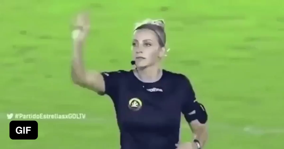 Referee on the soccer field - 9GAG