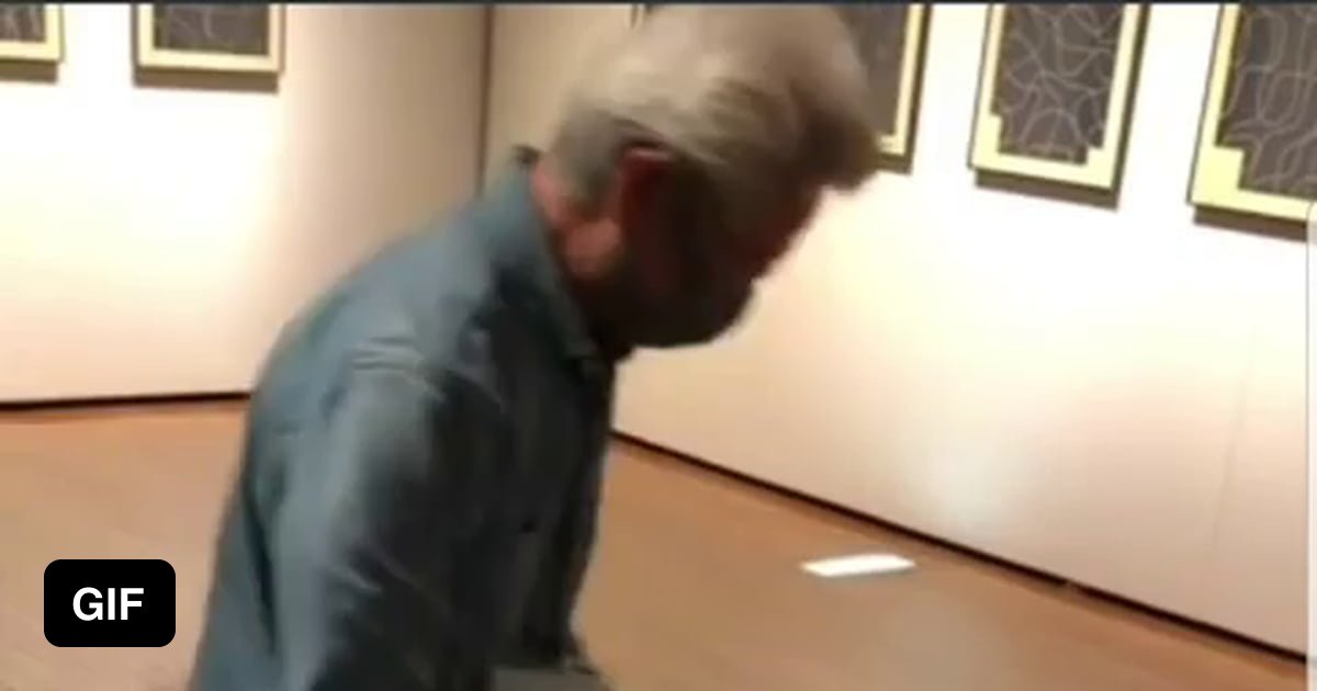 The way the vibrations causes sand pattern - 9GAG