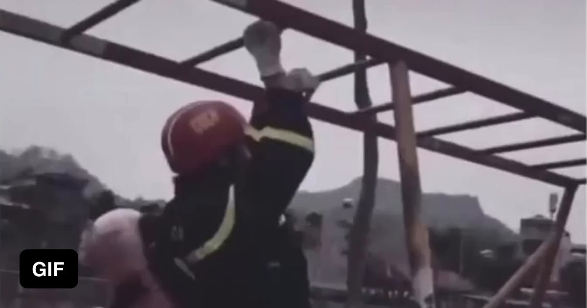 Obstacle course as a part of Vietnam Firefighting training. - 9GAG