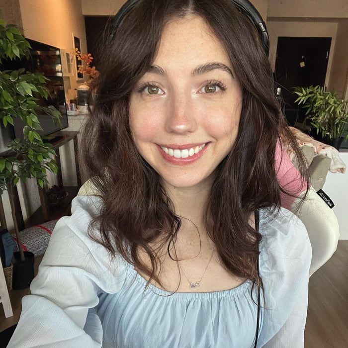 Bree Morgan - 9GAG