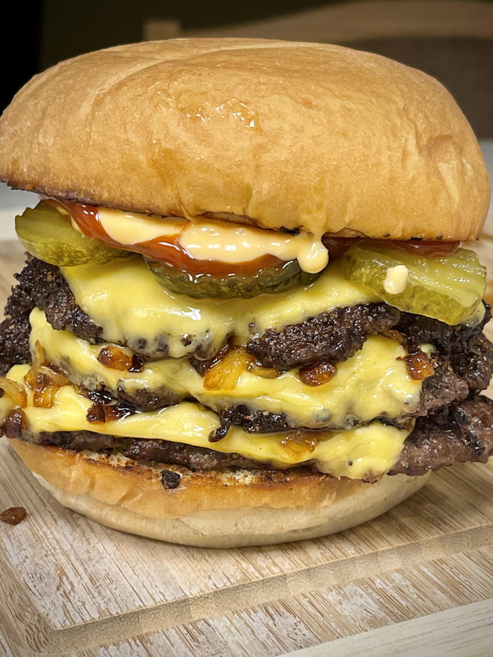 Triple Smash Burger, Caramelized Onions, Pickles. - 9GAG