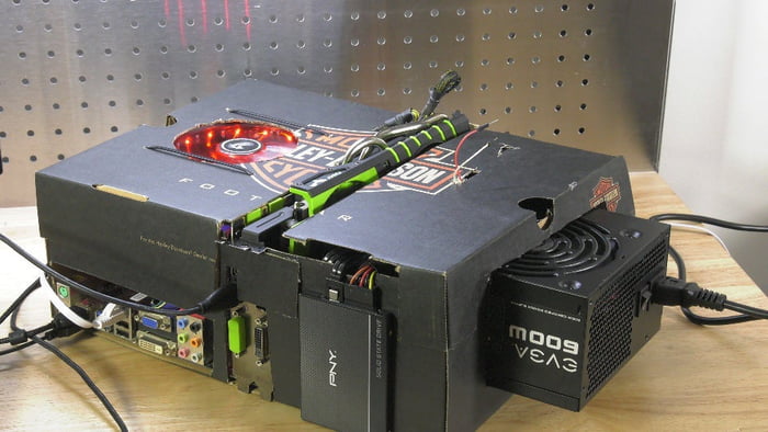Ah, yes, as we all know the shoebox pc case is the peak of pc ...