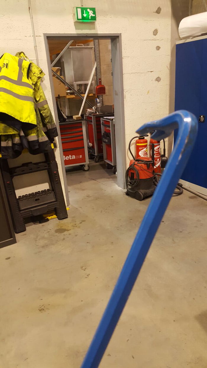 Hummm today I was using a tool that remind me something. - 9GAG