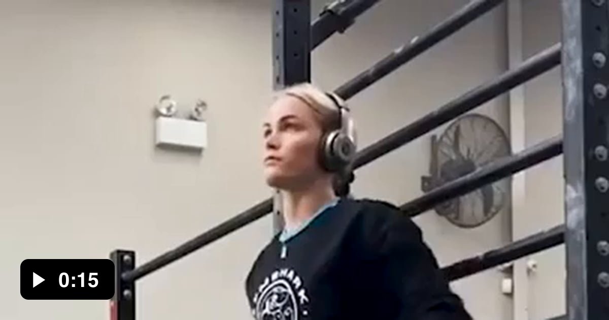 This girl has reached a very high level of flexibility - 9GAG