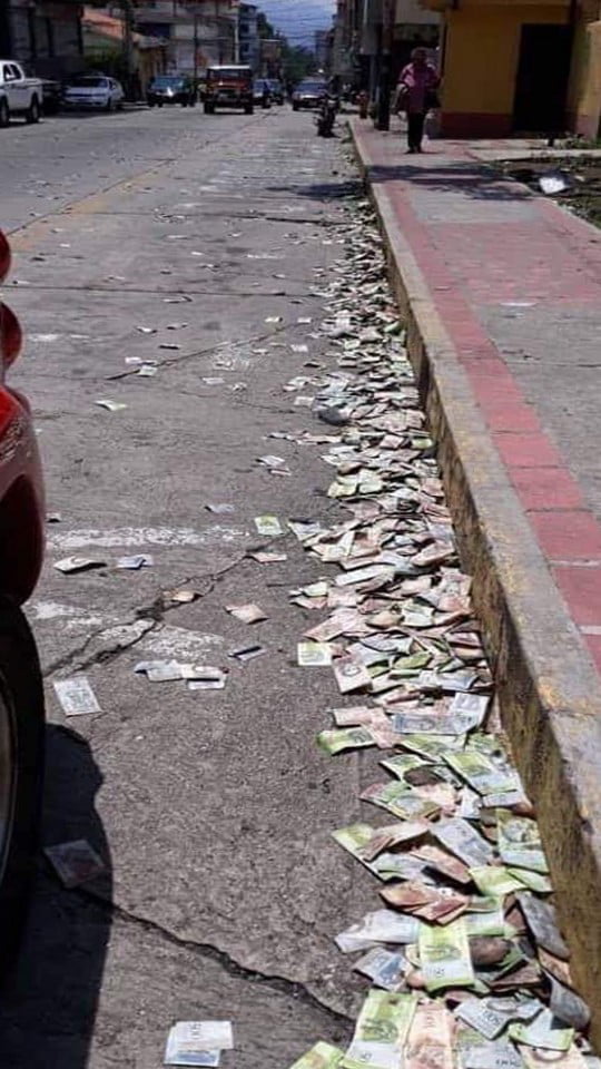 The value of banknotes in Venezuela - 9GAG