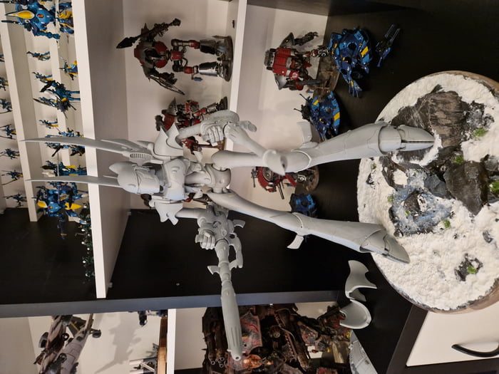 Eldar phantom titan ready to be painted - 9GAG