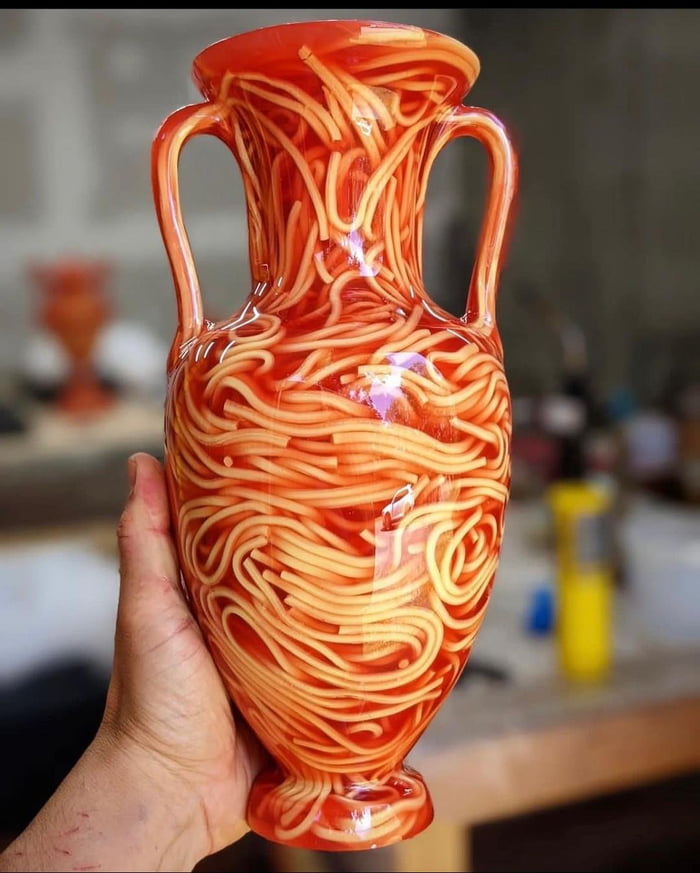 Spaghetti Vase 🍝 - 9GAG