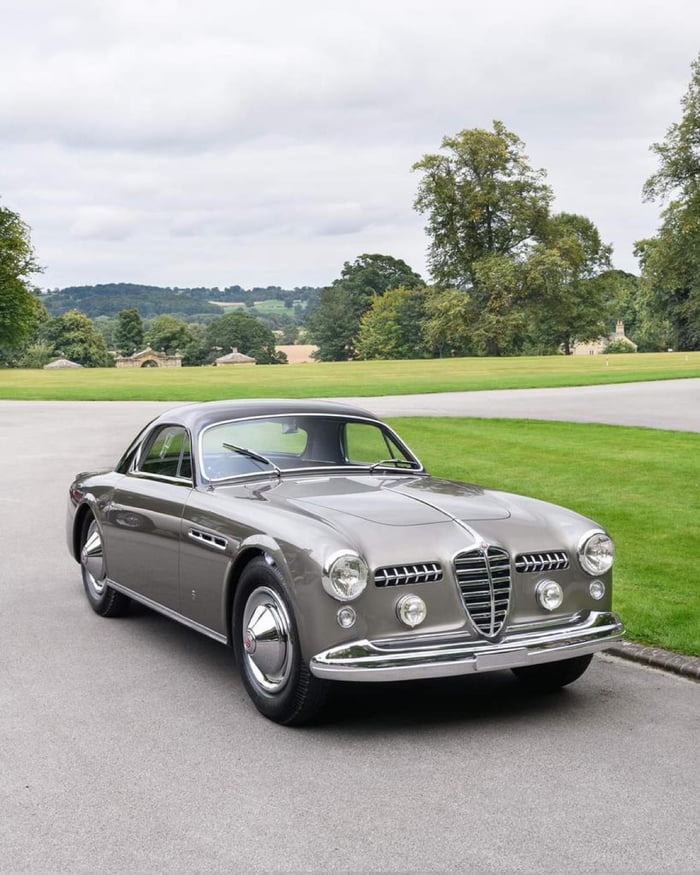 Alfa Romeo 6C 2500 SS - 9GAG