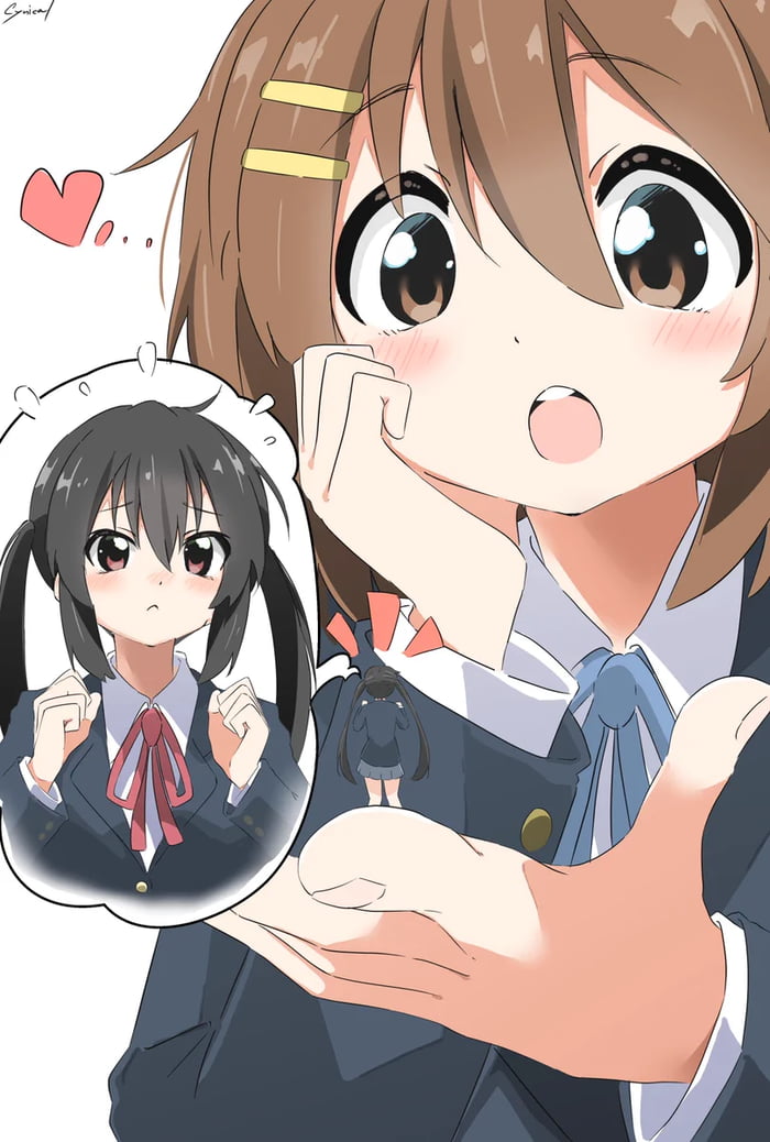Extra Smol Azunyan - 9GAG