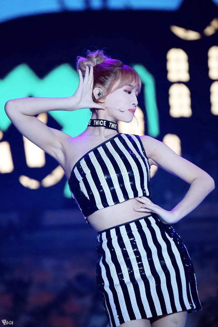 Momo 9gag