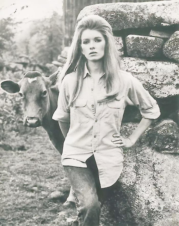 Martha Stewart modeling in the 1960s - 9GAG