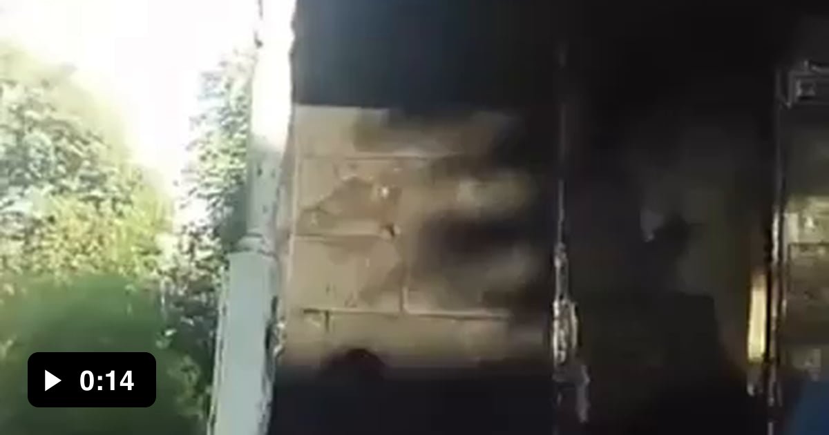 Roof avalanche - 9GAG