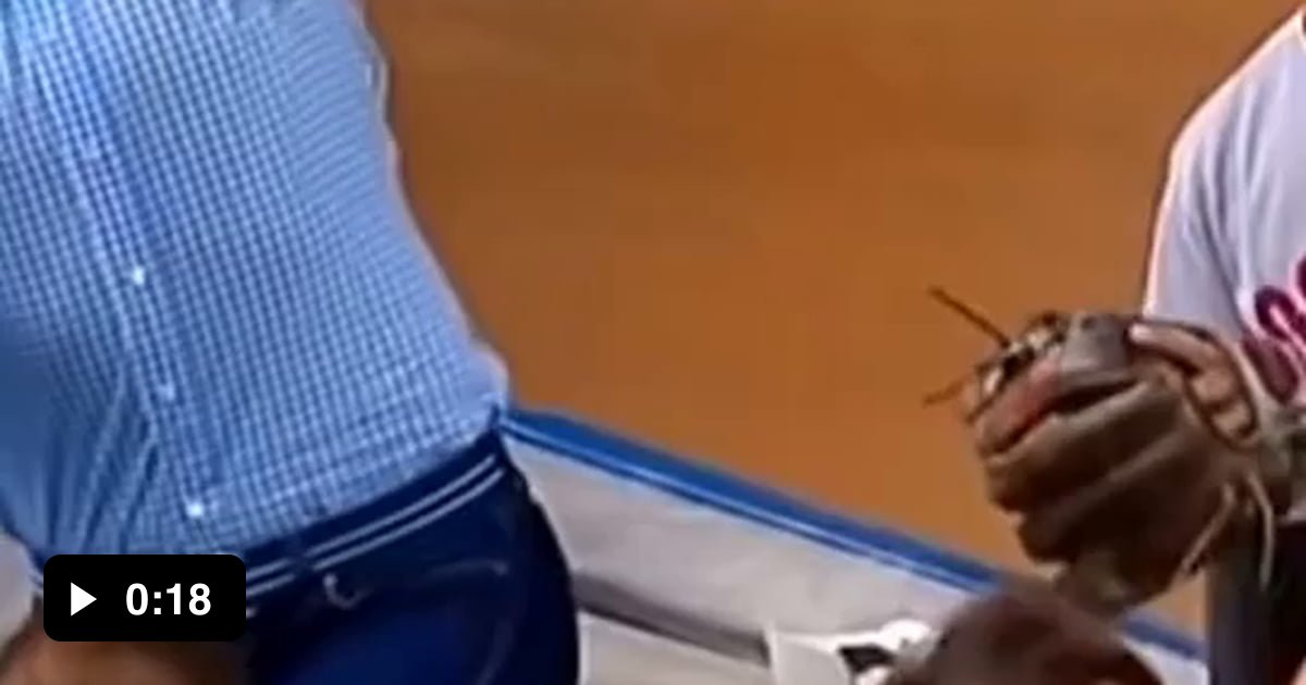 Guy tries to catch the ball at a baseball game - 9GAG