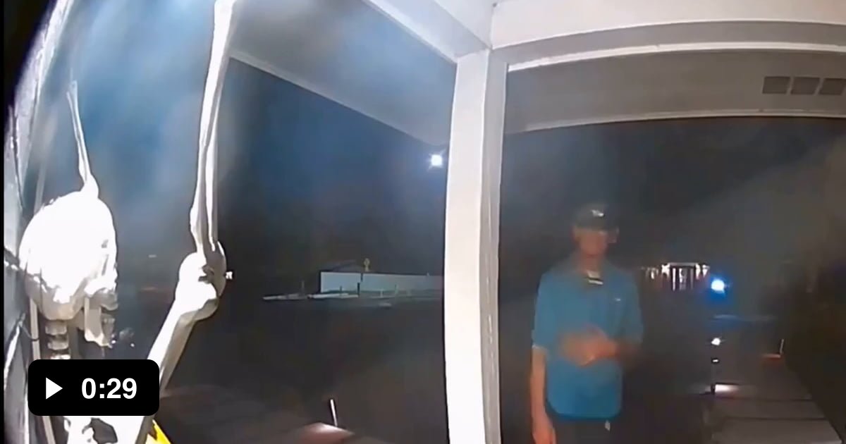 Old man gets caught stealing a skeleton - 9GAG
