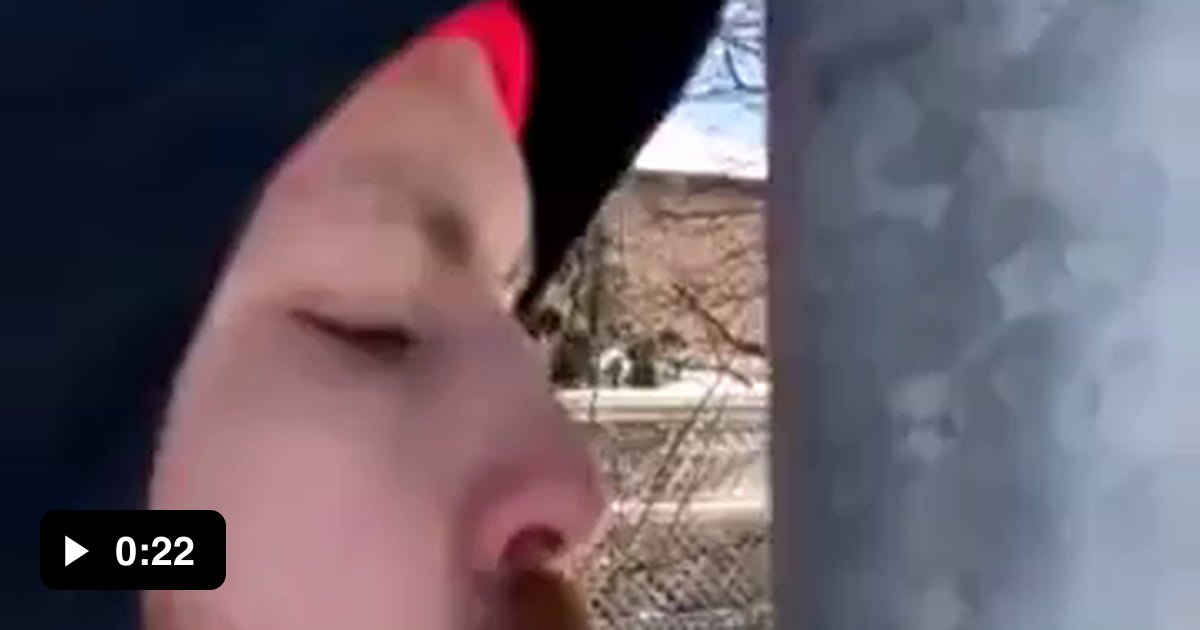 He's really STUCK - 9GAG