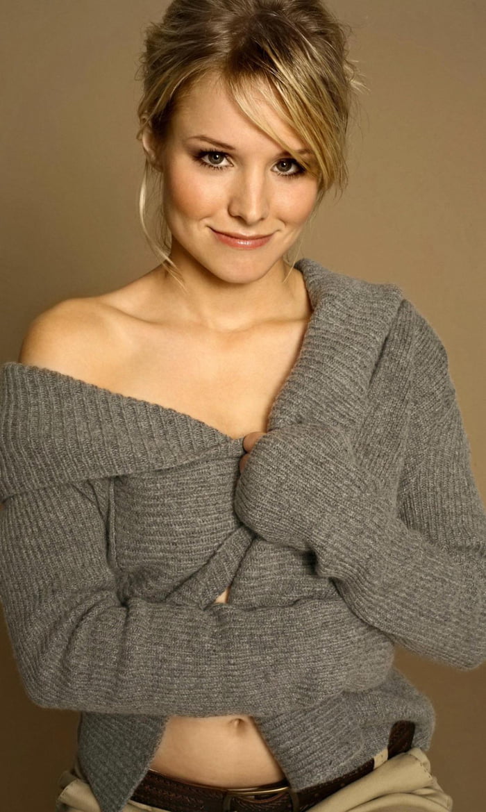 Sexy Kristen Bell with her belly button peeking - 9GAG