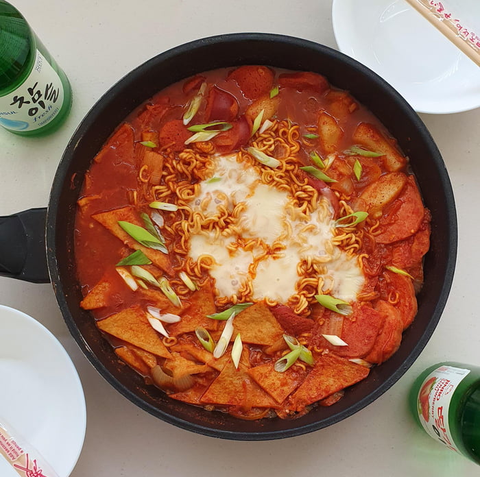 Budae jjigae (Army Stew) - 9GAG