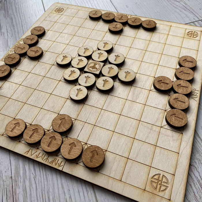 Laser engraved wooden Hnefatafl game - 9GAG