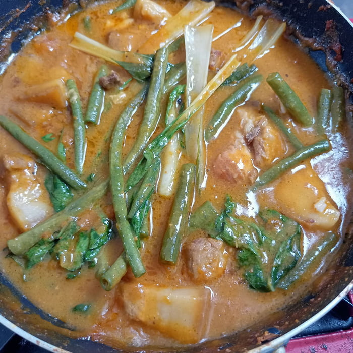 Oxtail & Tripe Stew in Peanut Sauce. In Philippines, we call this Kare ...