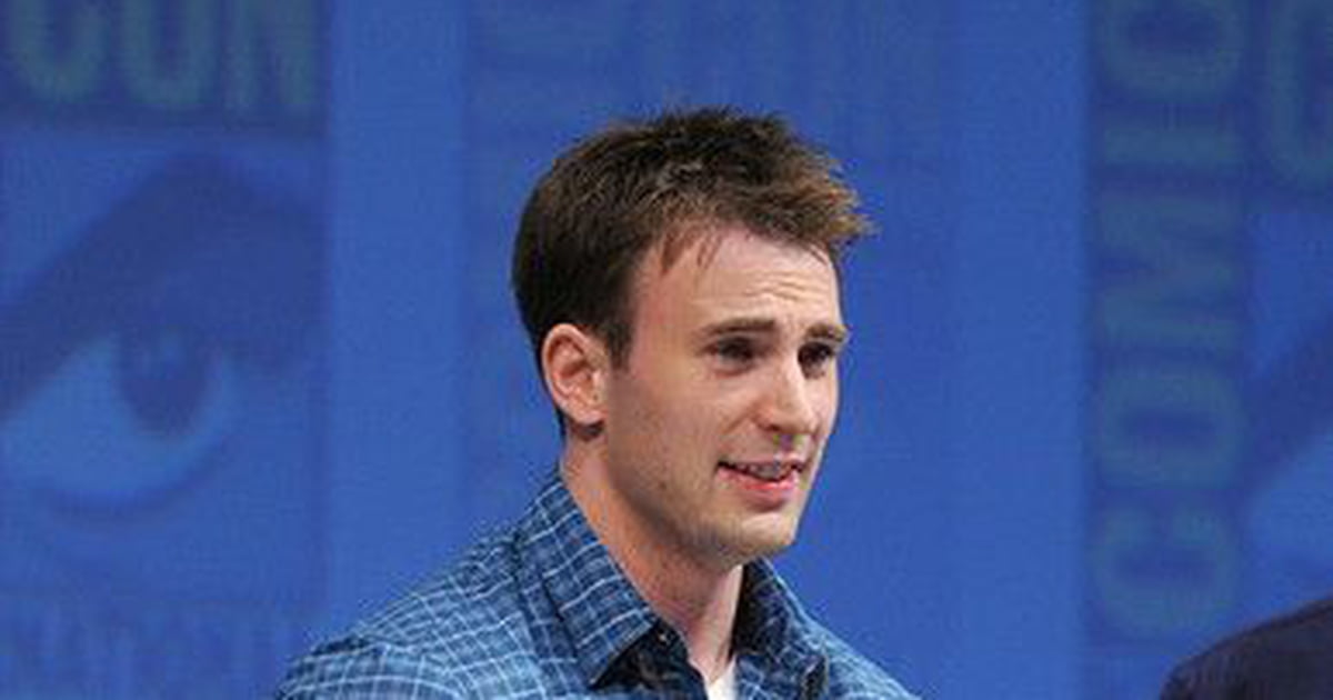 Chris Evans in comic con - 9GAG