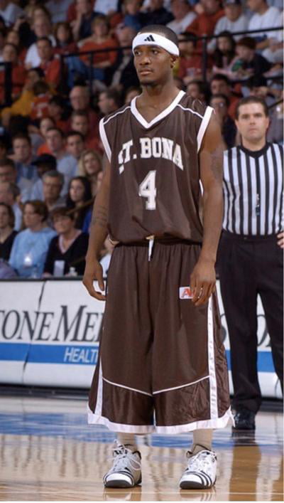 Early 2000s basketball shorts were just different - 9GAG