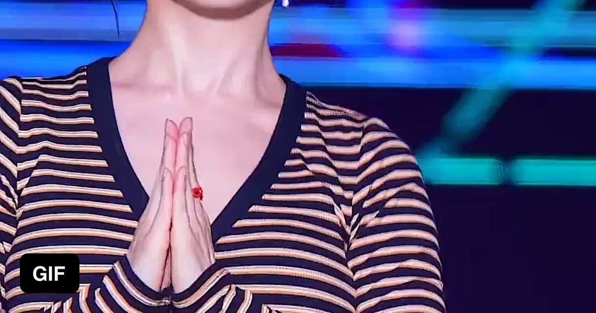 Irene’s cleavage - Red Velvet - 9GAG