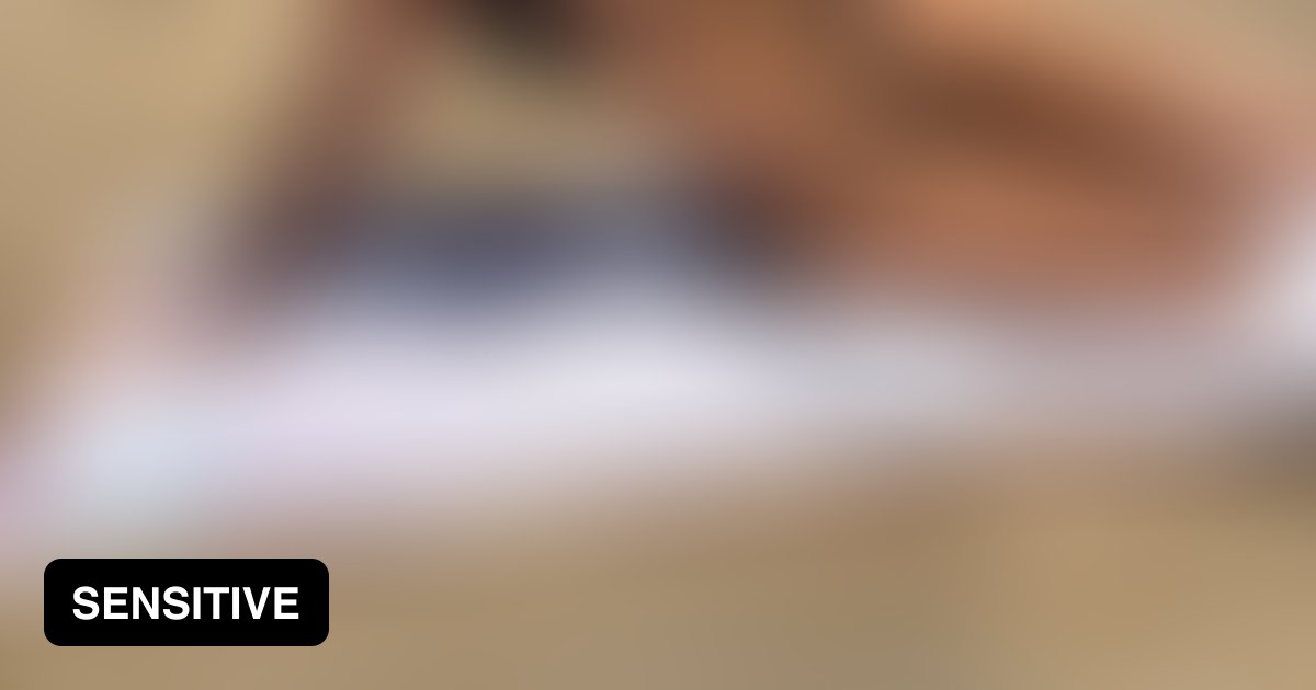 Blonde in a black bikini - 9GAG