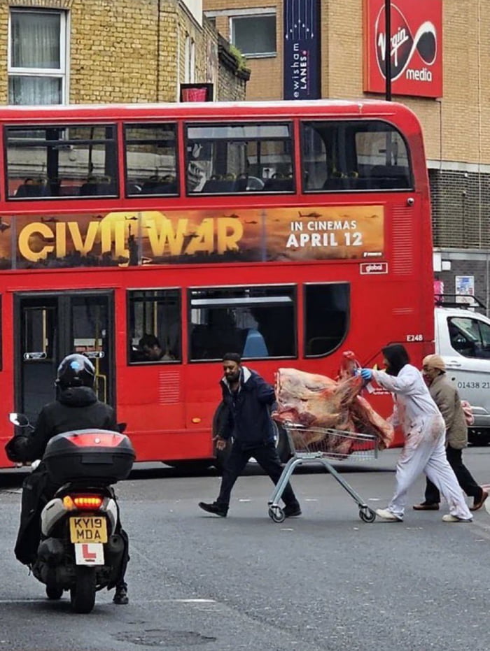 An incredible photo out of London, UK. - 9GAG