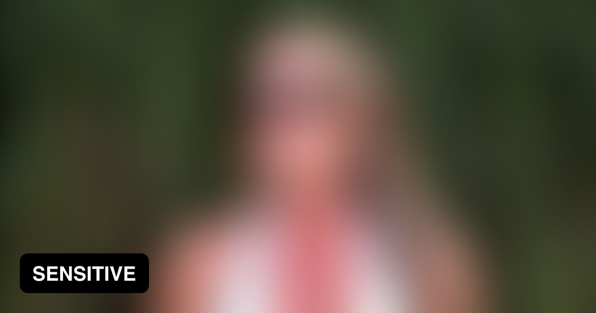 Hot milf Pixie - 9GAG