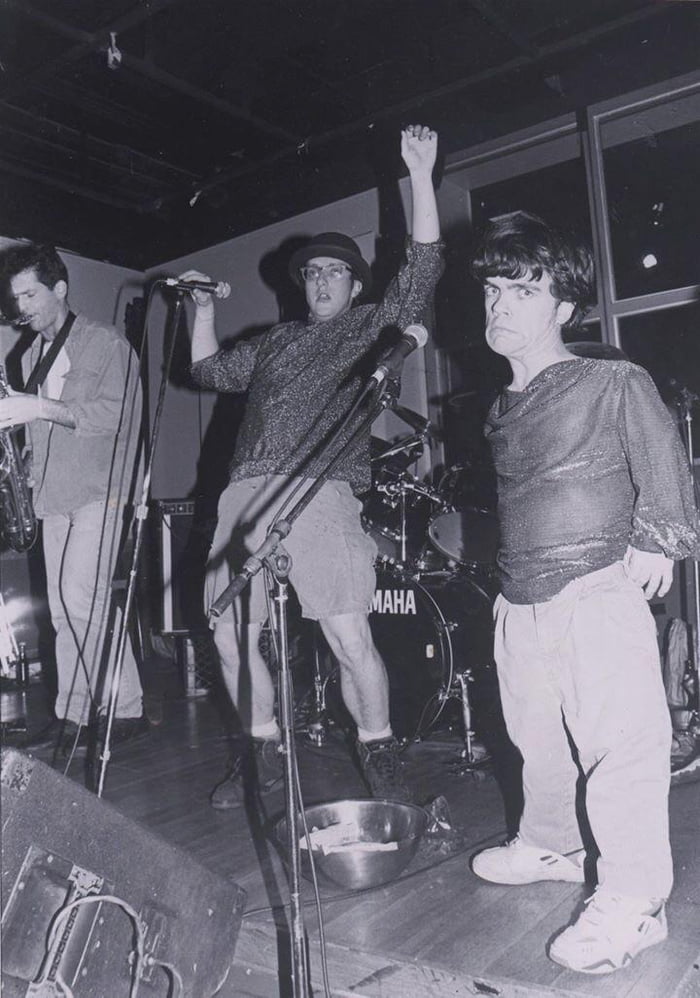 Peter Dinklage and his Punk band “Whizzy” in 1995 - 9GAG