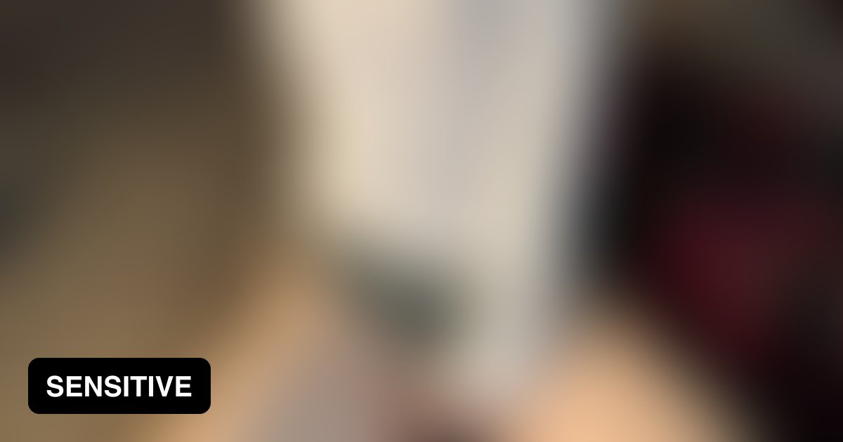 Nerdy girls know how to touch the right spot - 9GAG