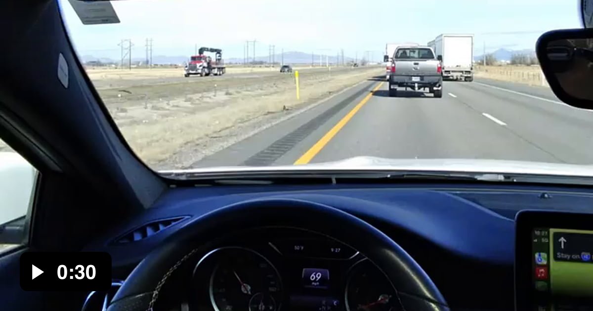 These mf truck drivers always doing this. - 9GAG