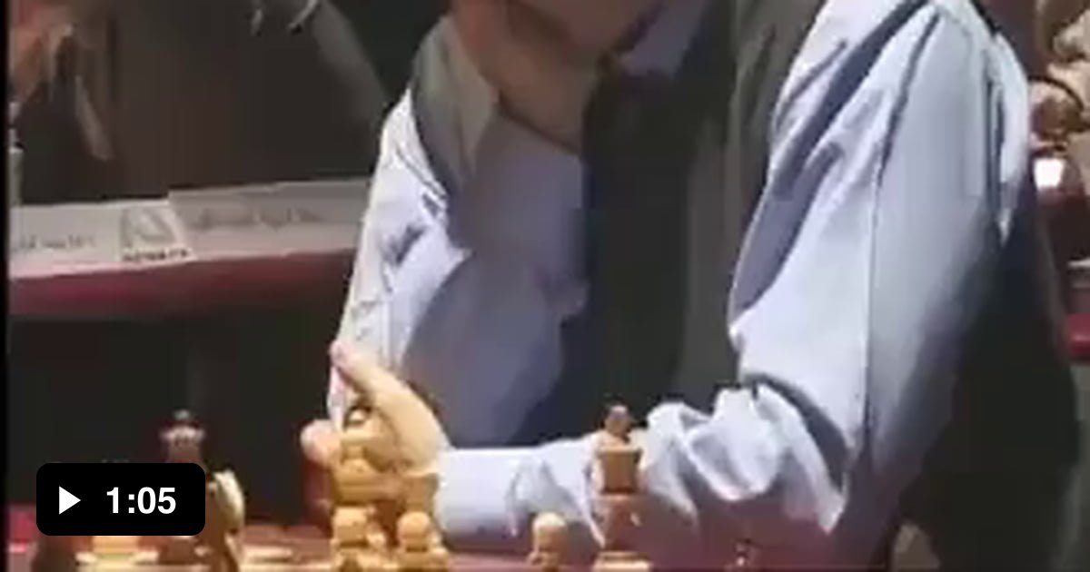 Chess GM Magnus Carlson at 13 years old getting bored playing against Garry Kasparov (2004). - 9GAG