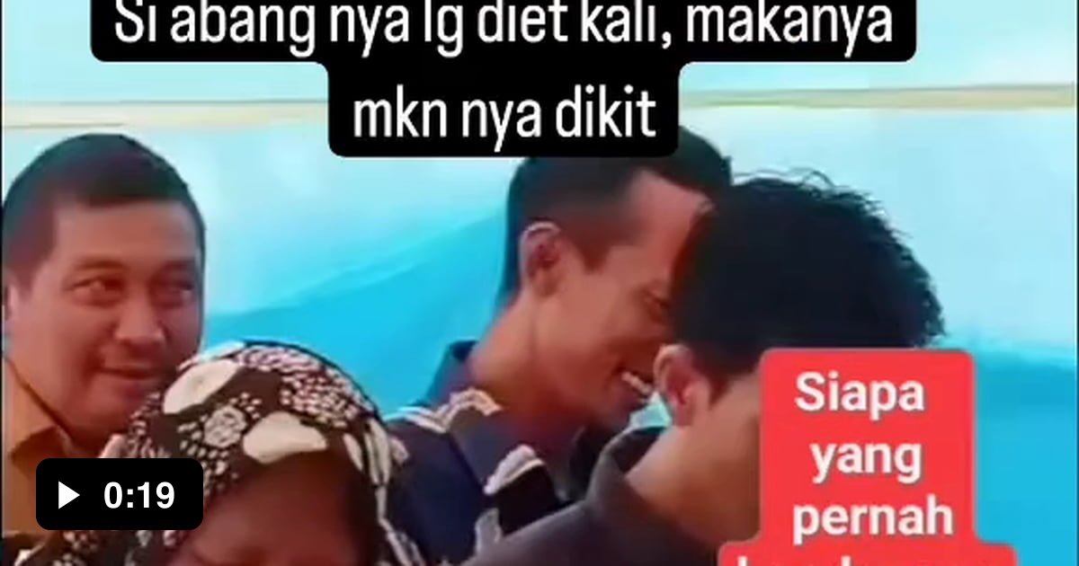 Typical Indonesians at wedding reception - 9GAG