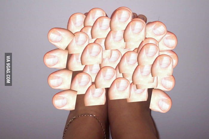To the girl with 4 toes... - 9GAG