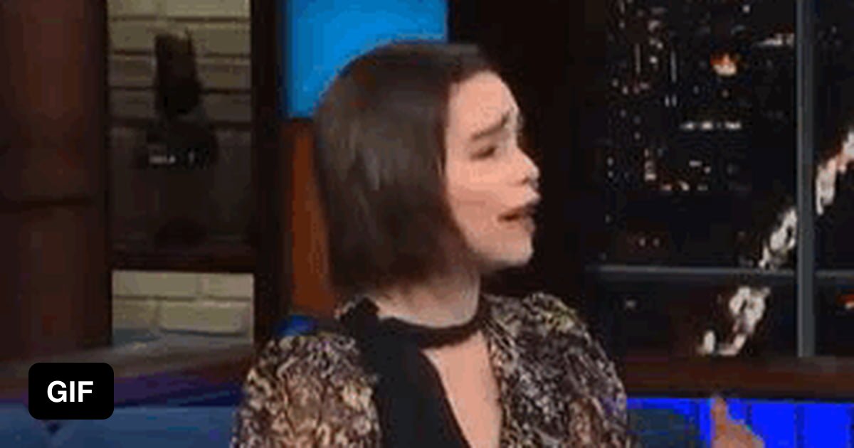 Describe this gif. - 9GAG