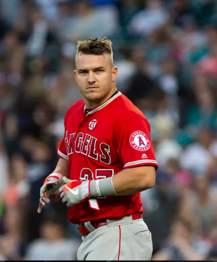 Mike trout - take me out to the ball game - 9GAG