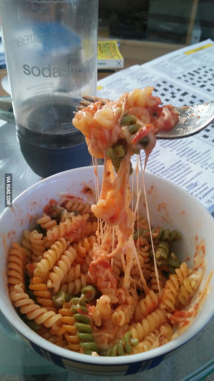 Who else likes to put way too much cheese on their pasta? - 9GAG