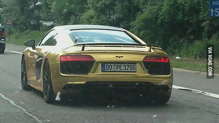Just saw this today, Audi R8 V10 Batman edition damn - 9GAG