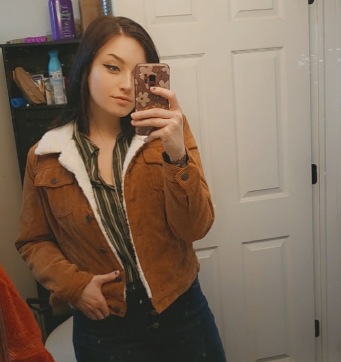 25F do we dig the 70s vibes? - 9GAG