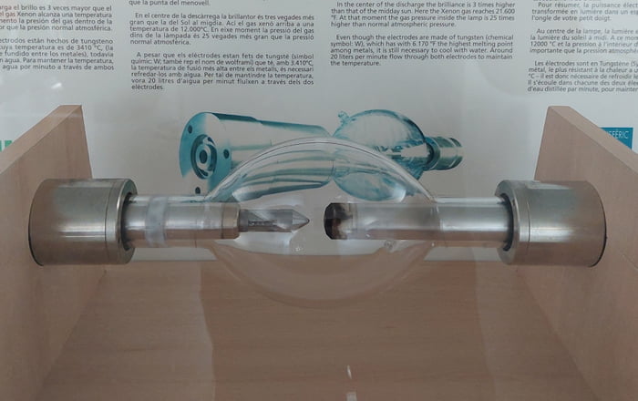 15.000 Watt Xenon Lamp from an IMAX Projector in Valencia (Spain) - 9GAG