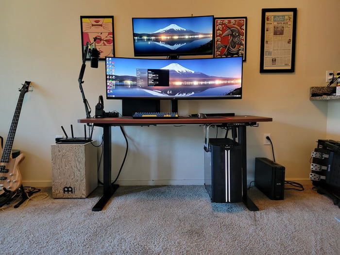 Finally set up a proper station. That cable management, tho. - 9GAG
