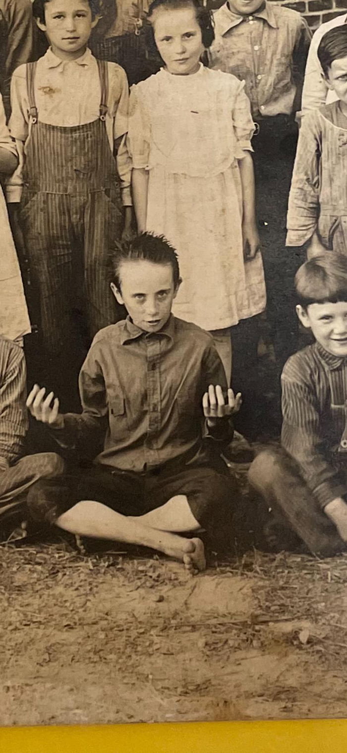 Creepy Class Picture - circa 1910 - 9GAG