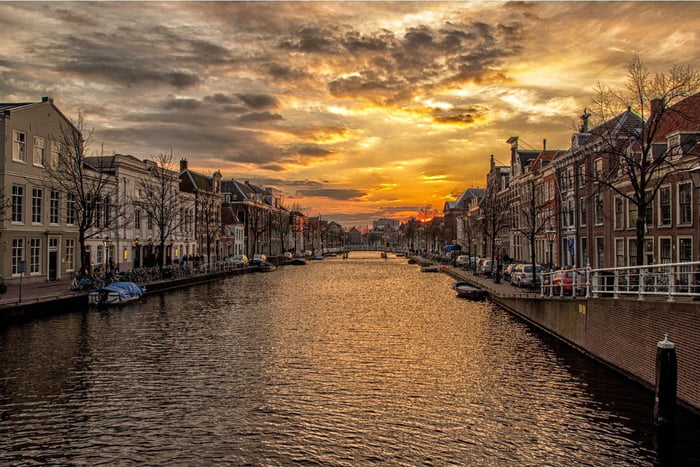 Amsterdamn at dusk - 9GAG