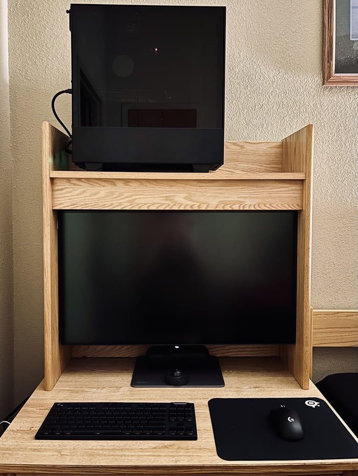 (wip) minimal gaming setup: barracks edition - 9GAG