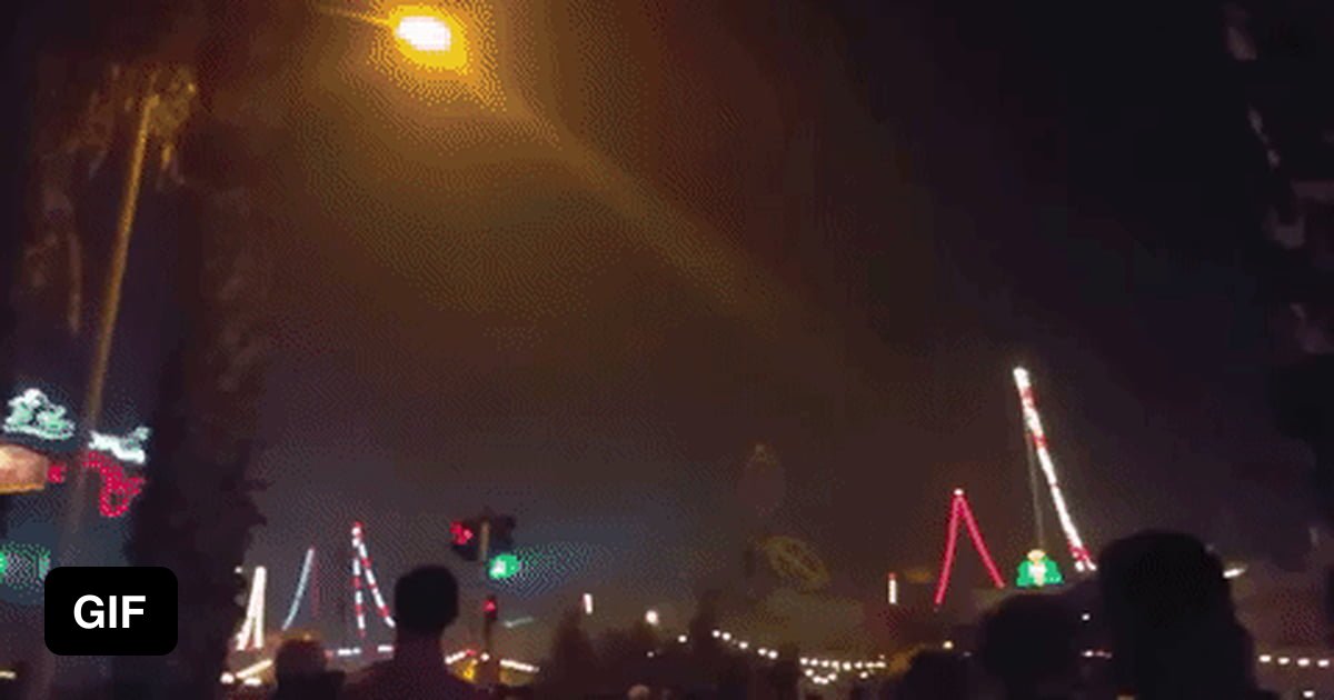 World's Largest Single Firework - 9GAG