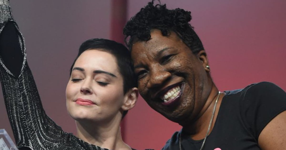 Race isn't real. Just look at these two identical humans. - 9GAG