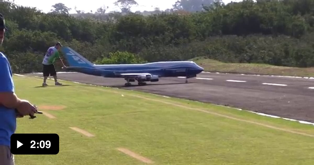 First flight of this RC 747 - With Audio - 9GAG