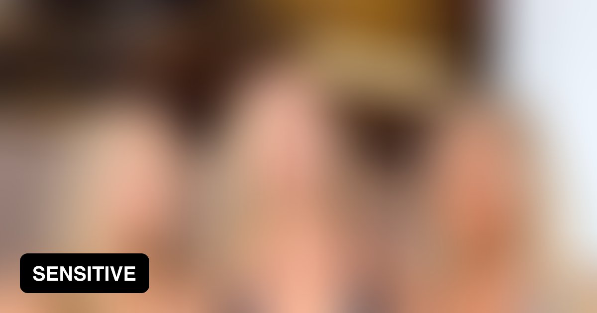 August Winstead, Taylor Gallo and Jessica Jedrzejczyk - 9GAG